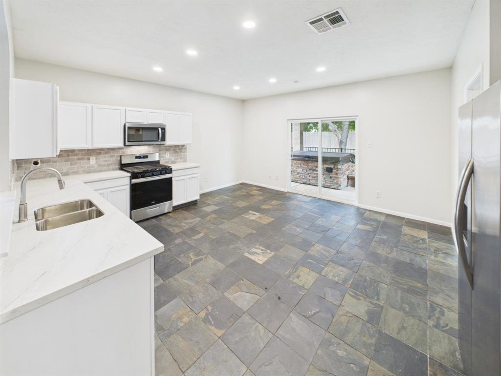 1035 Turnberry Park Lane