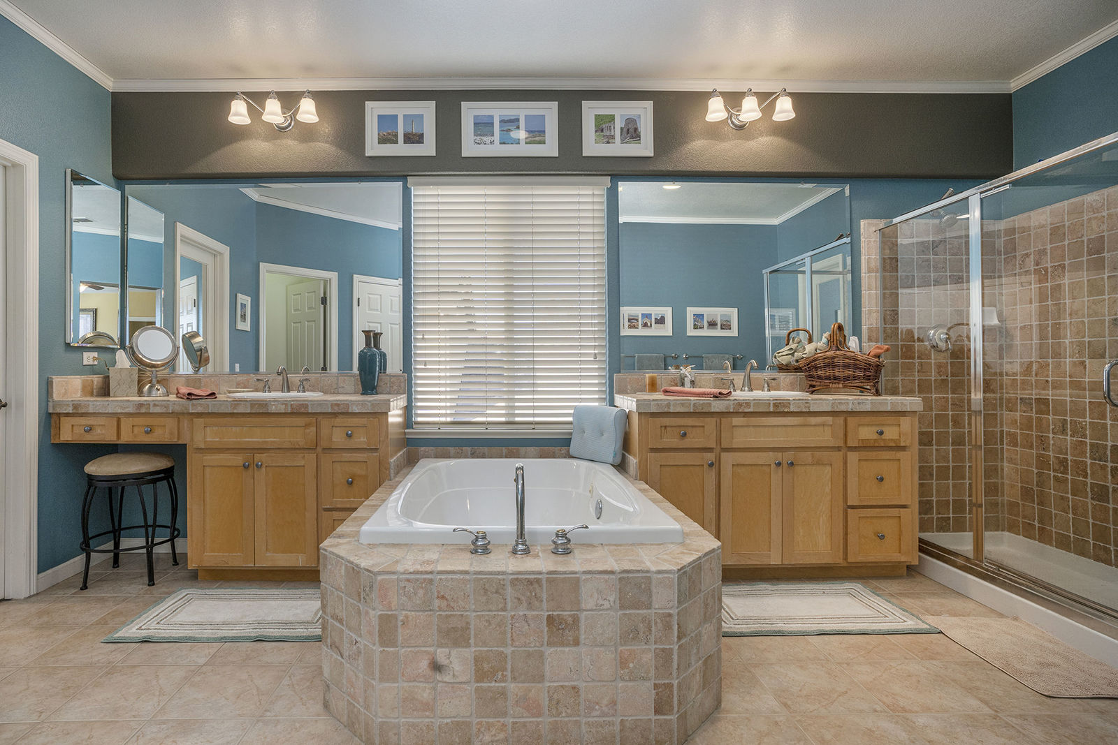 1823 Sanger Peak Way