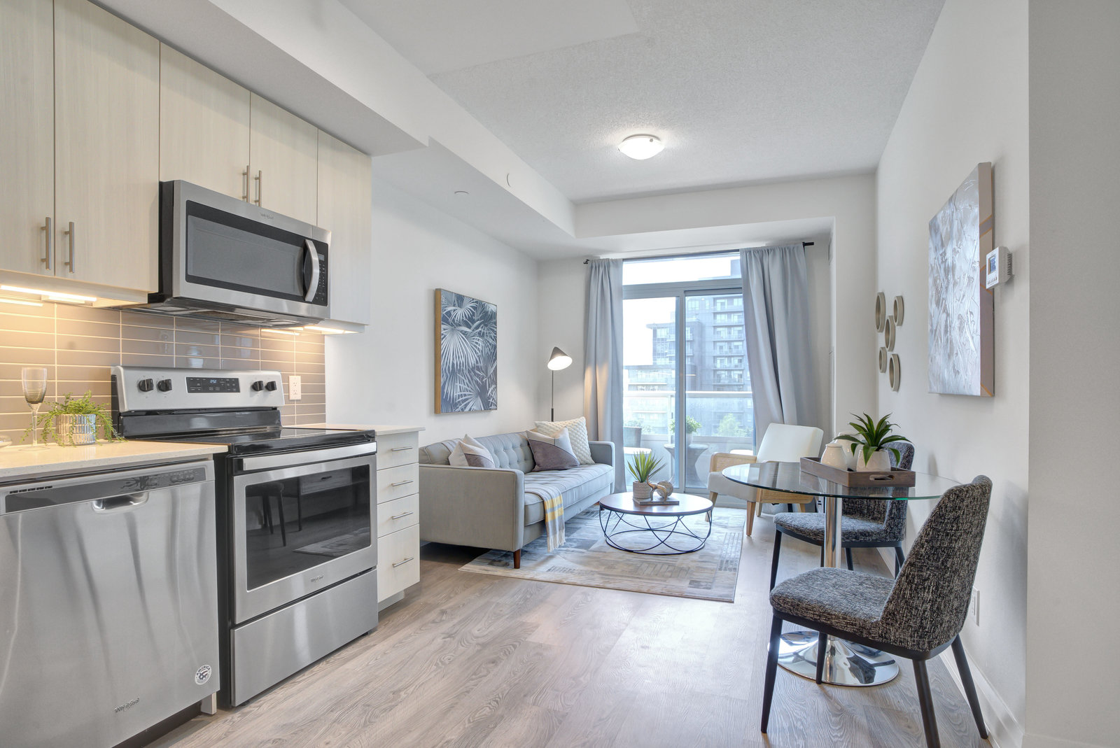 591 Sheppard Avenue East 812