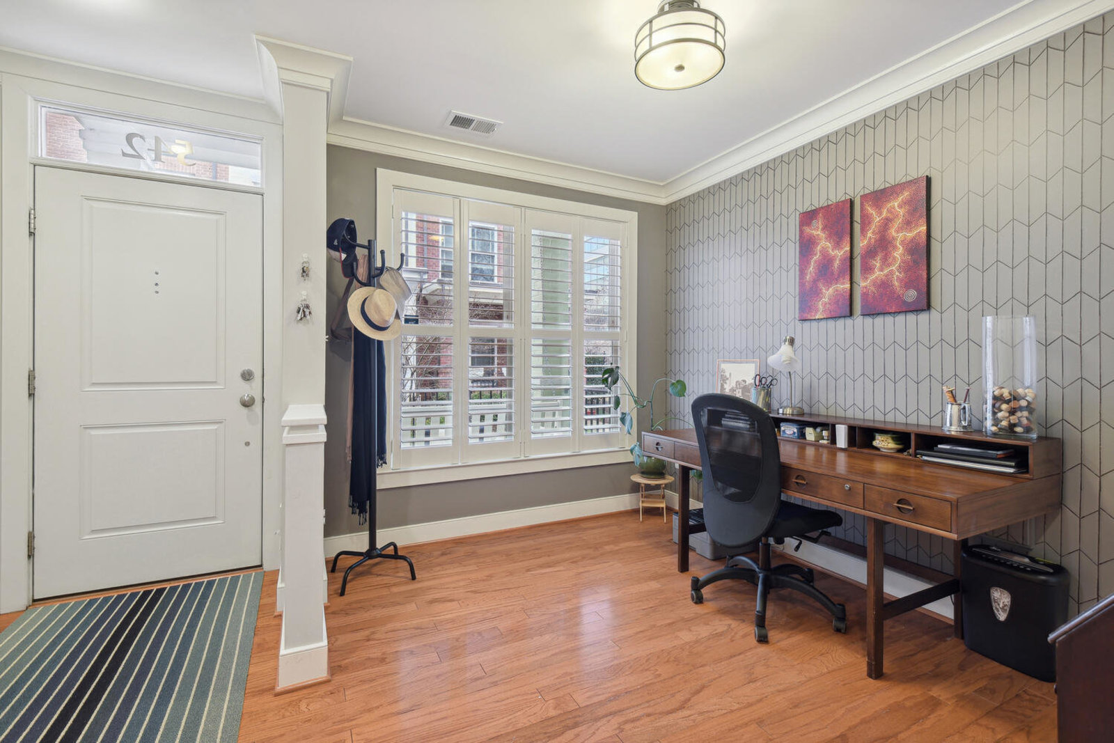 542 Regent Place NE | Washington Fine Properties, LLC