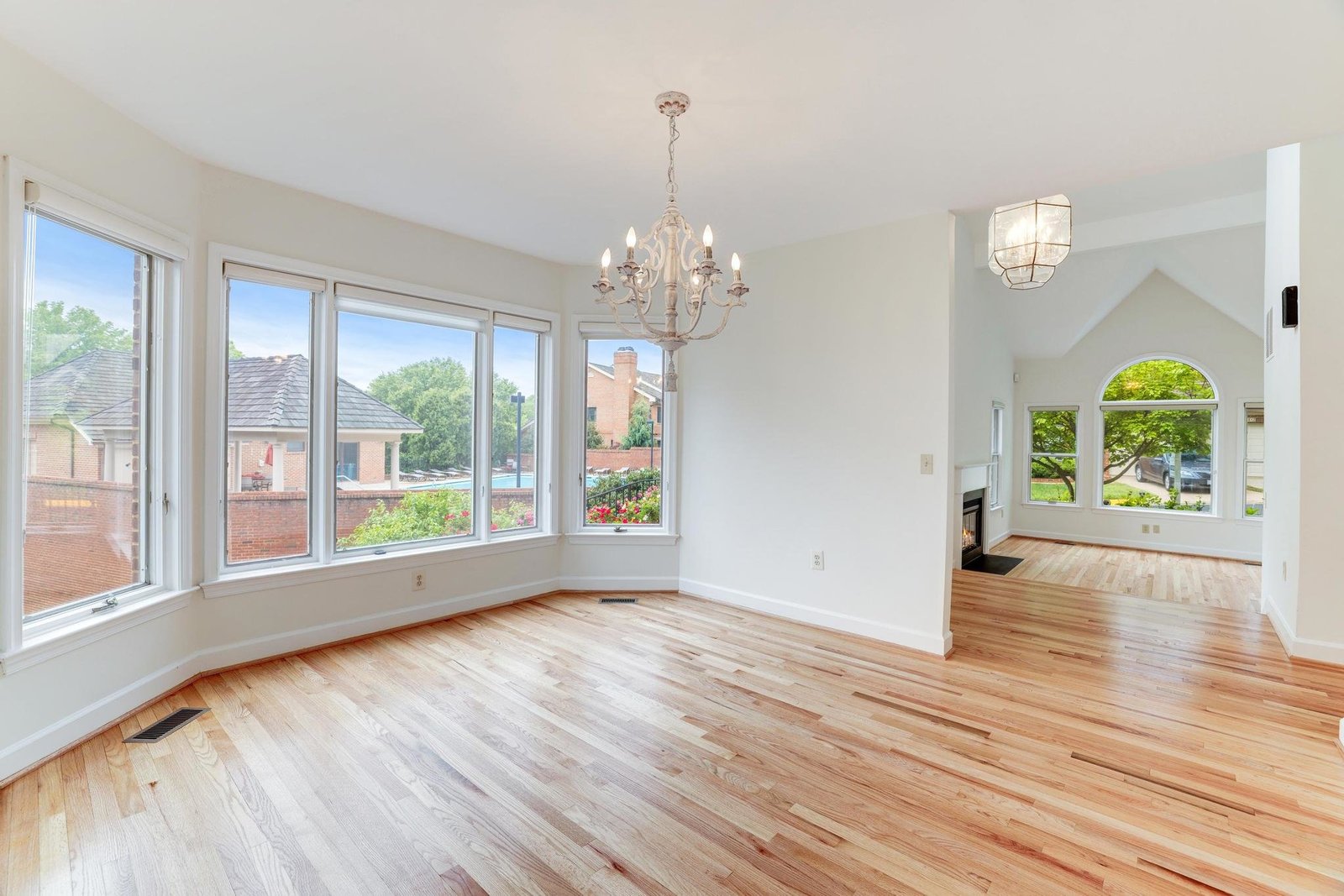 6615 Anthony Crest Square | Washington Fine Properties, LLC