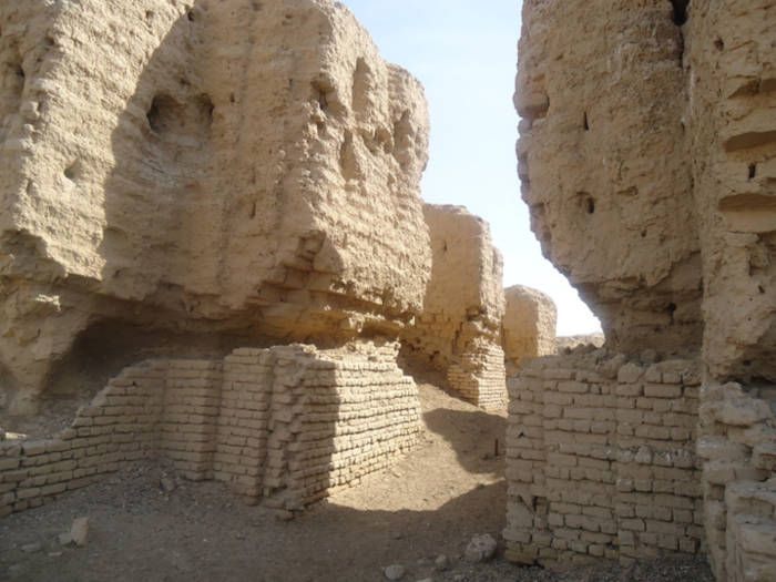 The Ziggurat of Kish: Mesopotamia's Ancien... | Gaya One