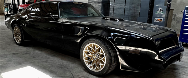 Set of 4 17 x 9 Bandit Snowflake wheels (Not WS6) with gold