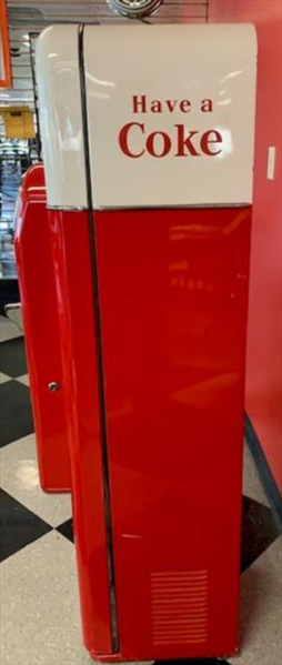 V44 vendo 44 Coke Machine