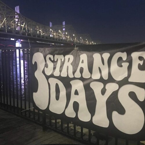 Thirst and Main – THREE STRANGE DAYS