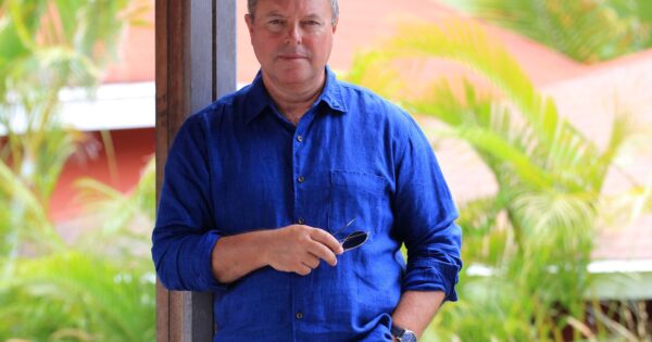 Daws, writes new Gib detective story in Sullivan and Broderick crime series