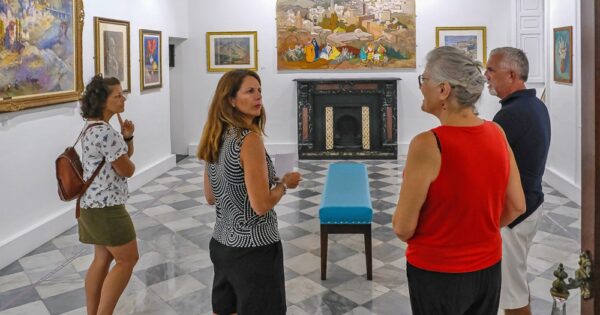 GCS holds tour of Mario Finlayson National Art Gallery