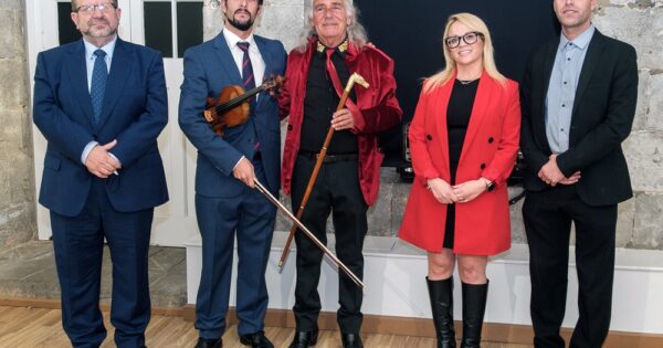 Israeli artist Dan Kofler exhibits works in Gibraltar