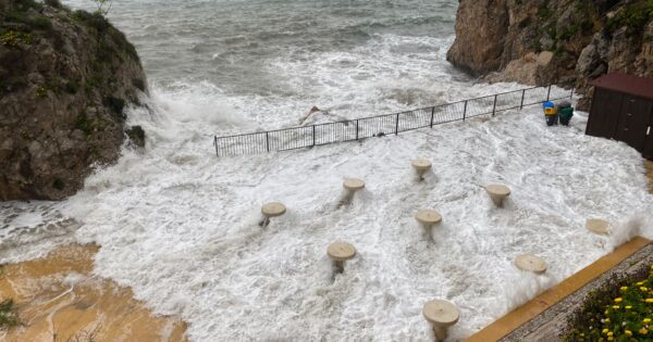 Storm swells batter Gibraltar and La Linea coastlines