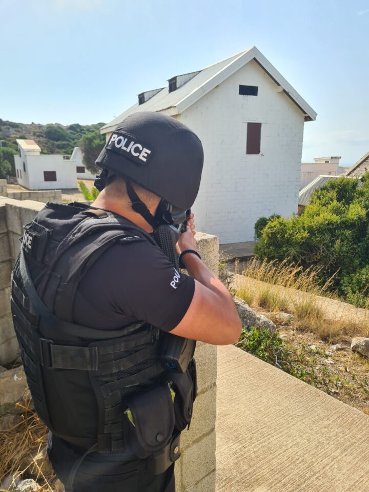 Four RGP officers qualify for the Armed Response Unit