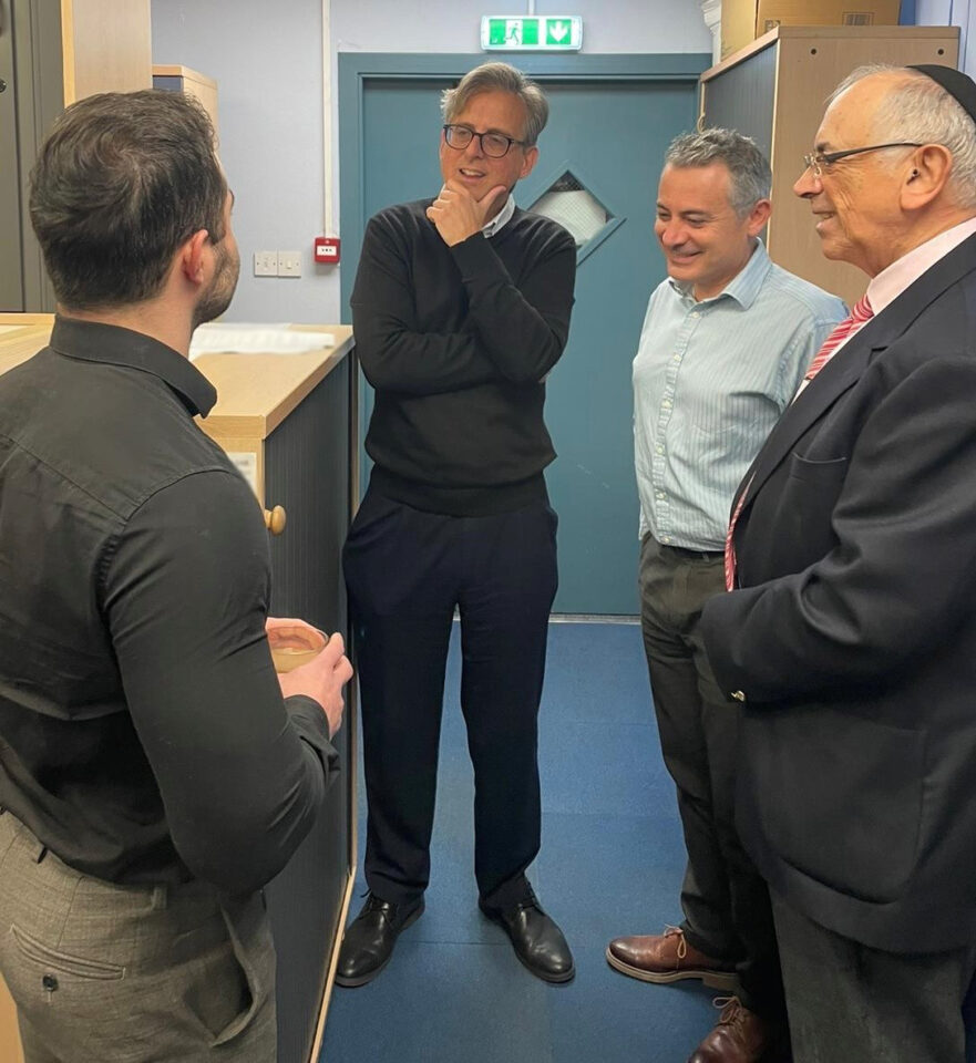 Minister Feetham visits Finsbury Trust