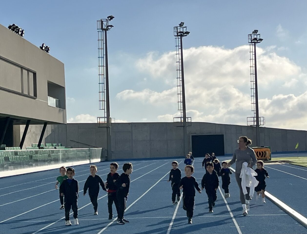Hebrew Primary School children complete their sponsored event in ...