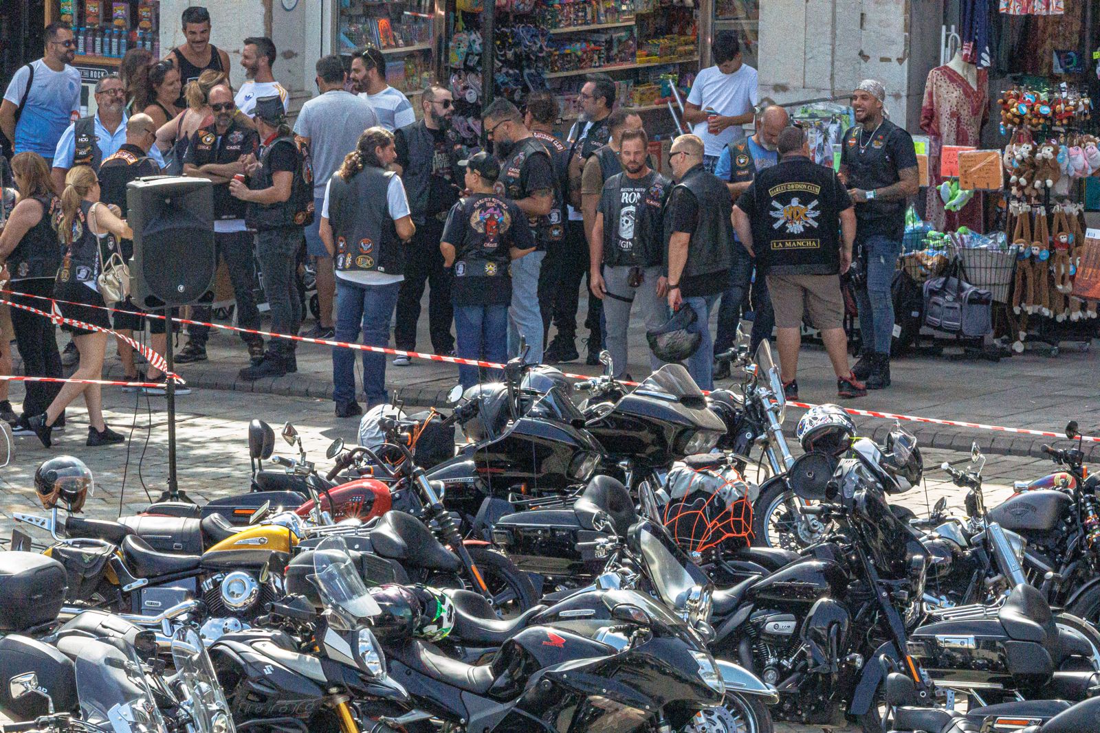 Hundreds of riders in Harley and Custom Bike rally