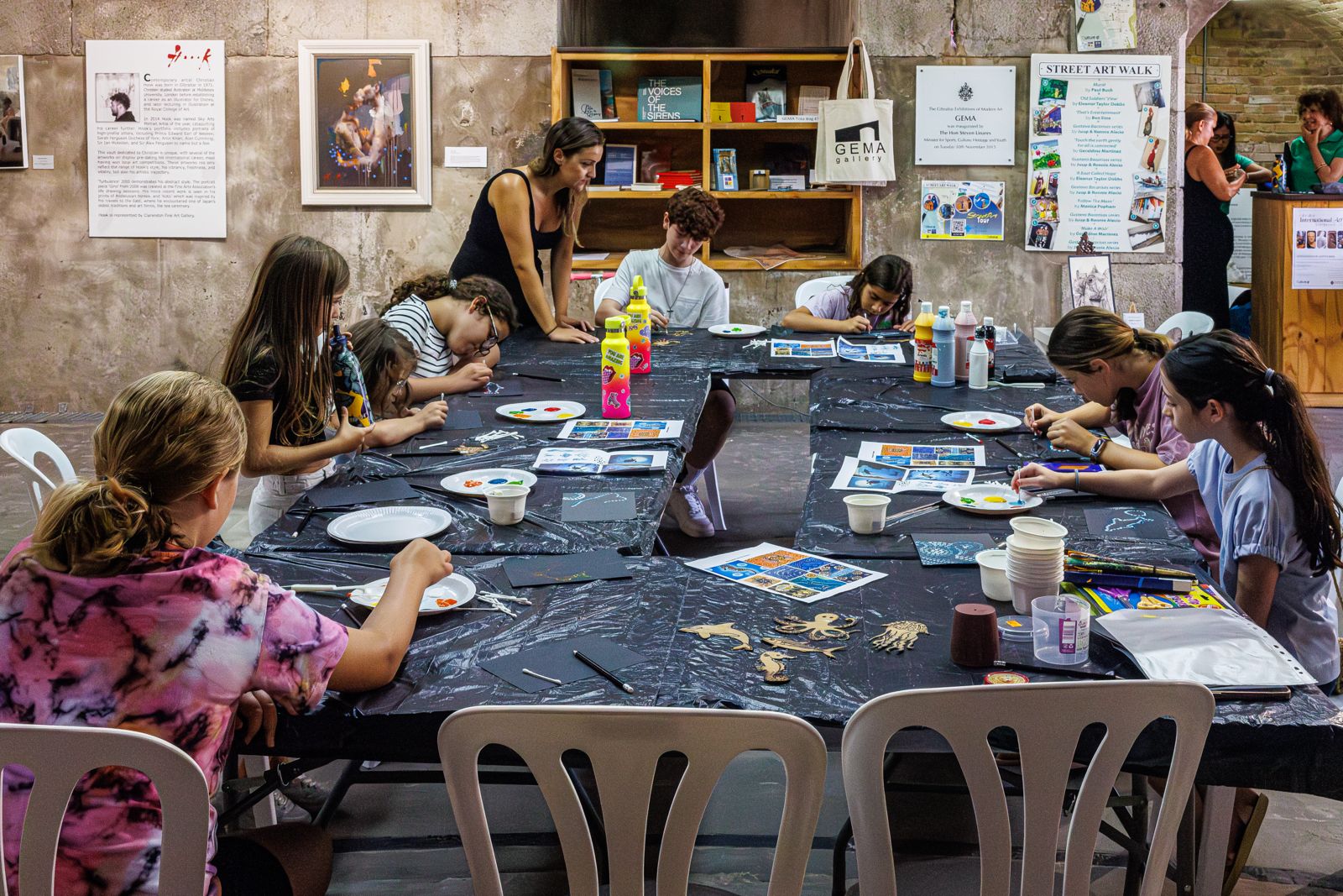 Children create aboriginal art in fun workshop