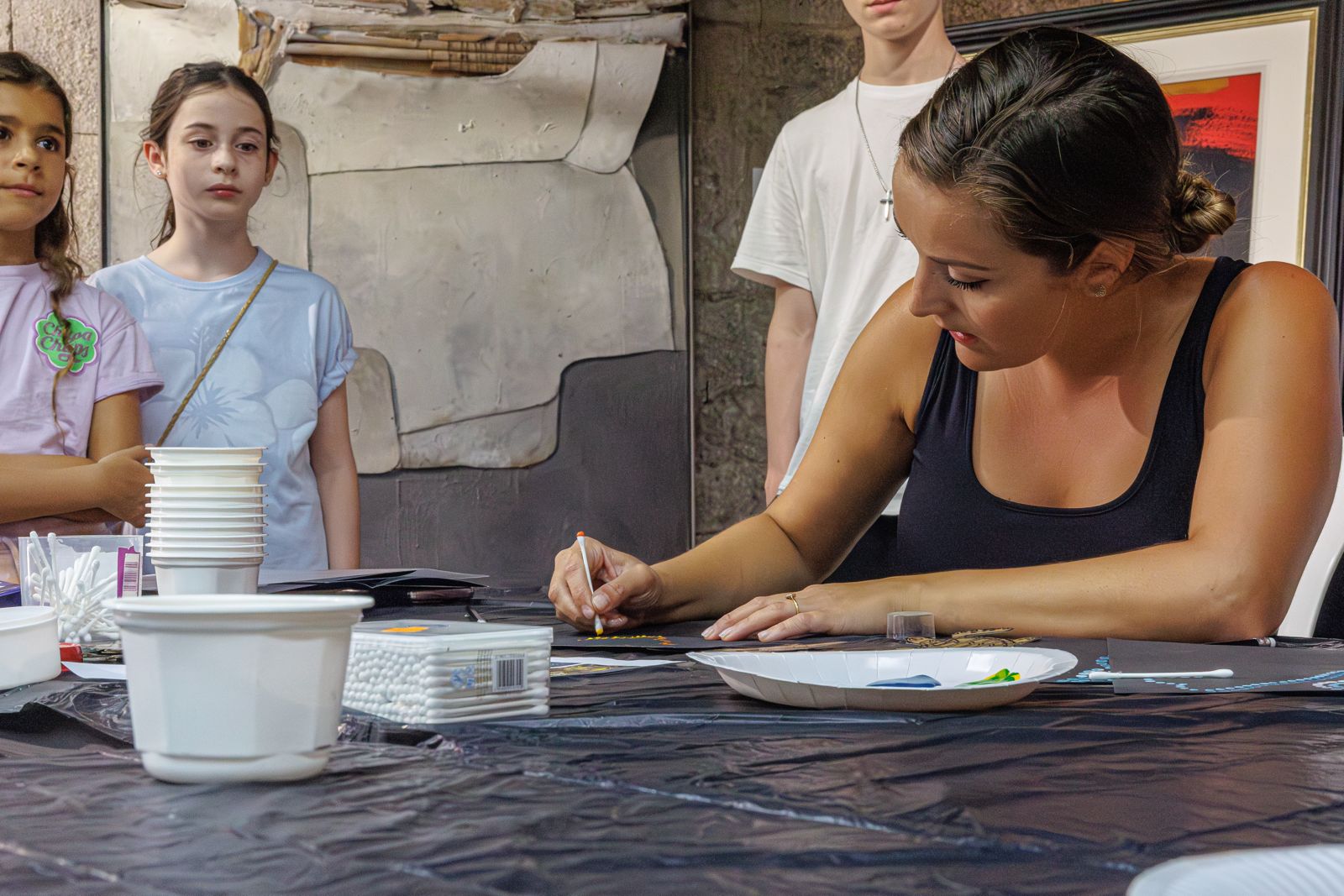 Children create aboriginal art in fun workshop