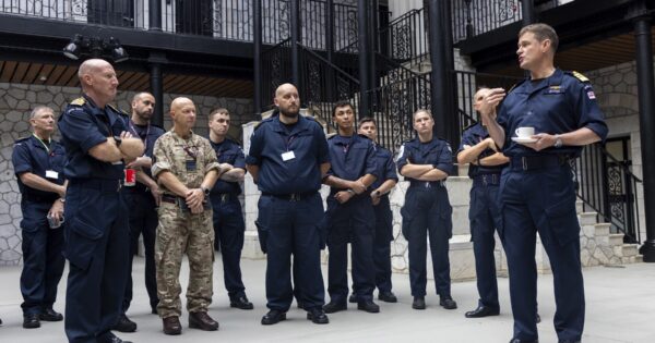 Fleet Commander Vice Admiral Burns visits Naval Base, engages with ...