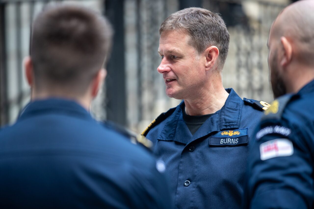 Fleet Commander Vice Admiral Burns visits Naval Base, engages with ...