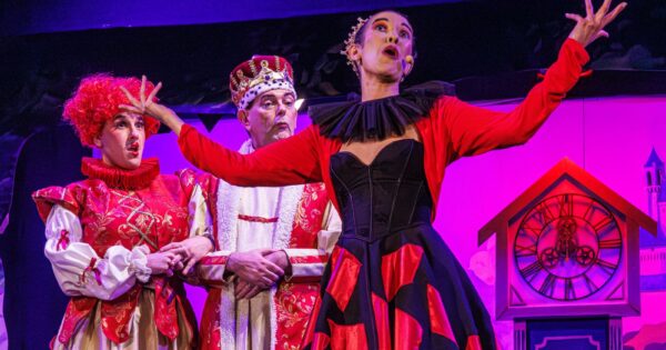 Pantomime laughs at Alice in Wonderland