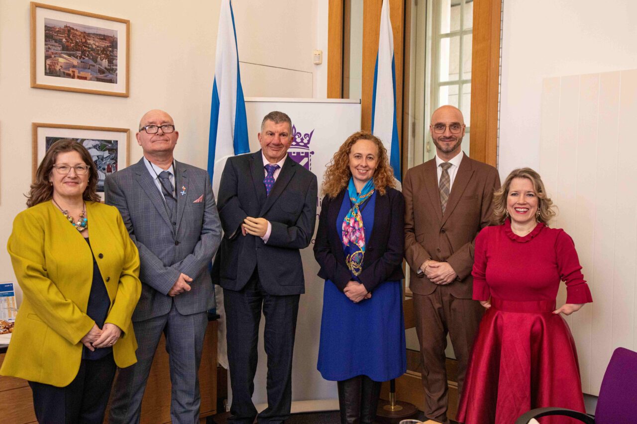 Gibraltar represented at first Commonwealth Parliamentarians with ...