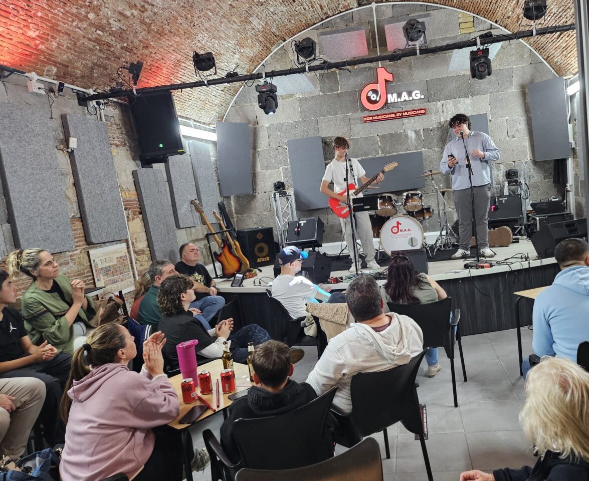 Charity jam session raises £150 for Little Smiles