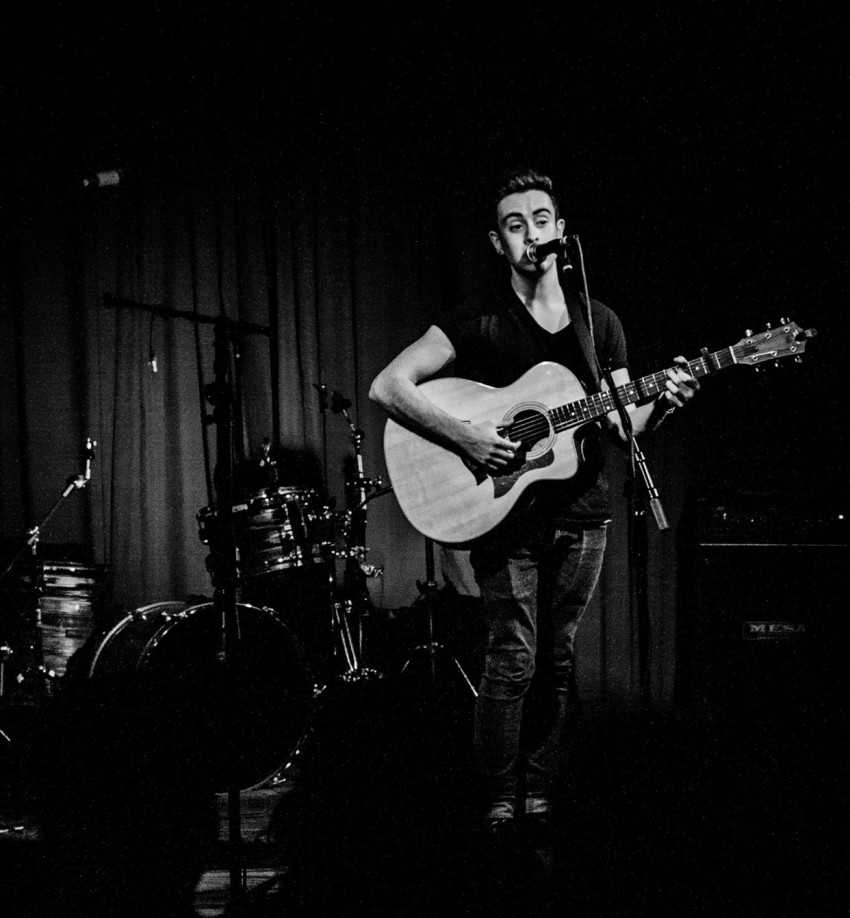 Hire Dylan Chambers - Singing Guitarist in Los Angeles, California