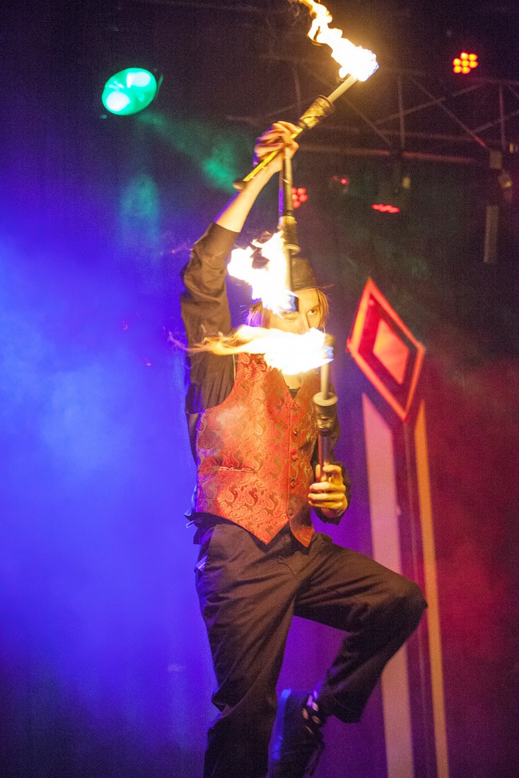 Hire Eli March - Juggler in Portland, Oregon