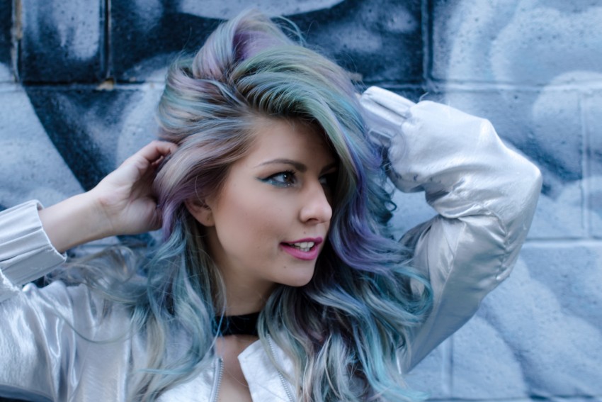 Hire Laura Burke - Singer/Songwriter in Los Angeles, California