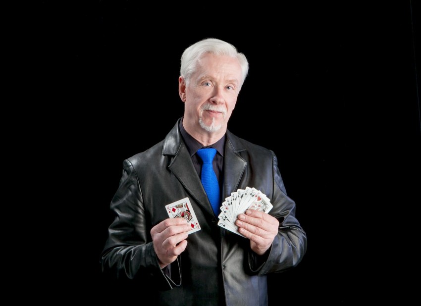Hire Magician Daryl Howard - Strolling/Close-up Magician in Dallas, Texas