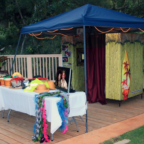 Hire Oahu Beach Photography - Hawaii Photo Hut - Photo Booths in ...