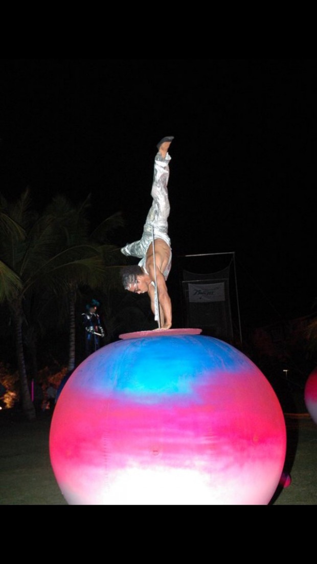 Hire Spider Acrobatics - Circus Entertainment in Miami, Florida