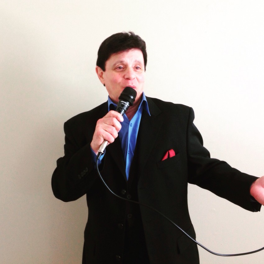 Hire Tony Russo show - Pop Singer in Clay, New York
