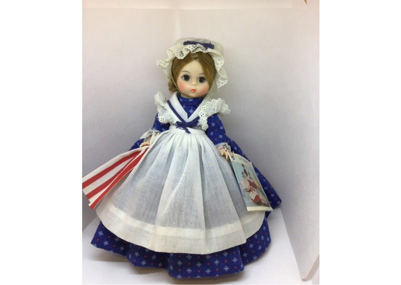 Little Light House Auction | 735 - Betsy Ross, Madame Alexander ...