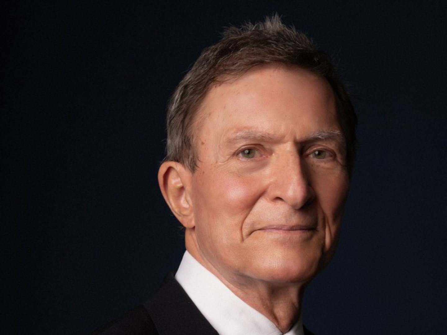 A Conversation with Roberto Alvarez