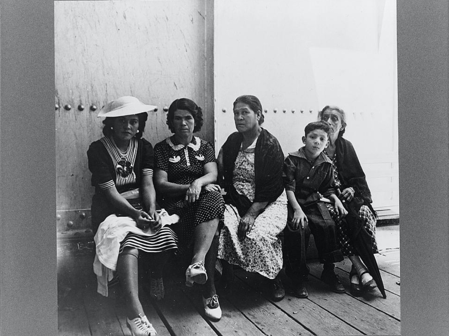 Mexican Immigrants Crossing The Border 1900