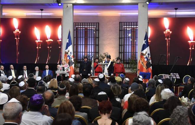 [ARCHIVO] Mandataria participó en ceremonia judía “Janucá, Fiesta de ...