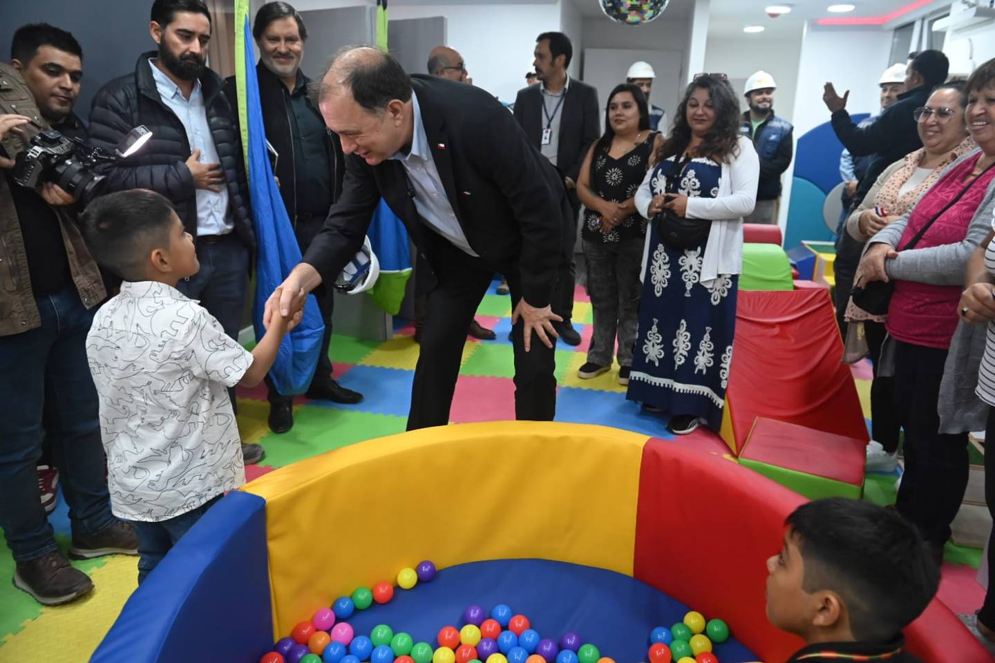 Histórico: Se inaugura la primera sala de estimulación en Chile para ...