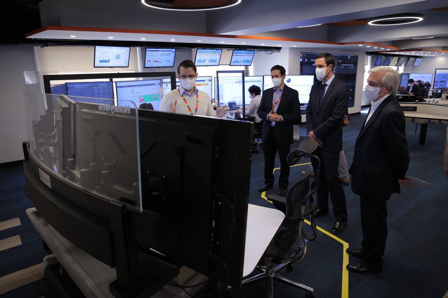 Biministro Jobet inaugura Centro Integrado de Operaciones que Codelco ...