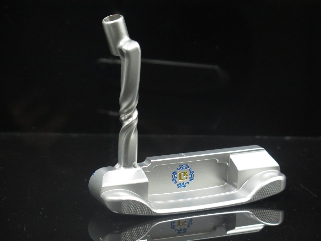 Got bored, decided to redo the paint fill in my putter. Let me know ...