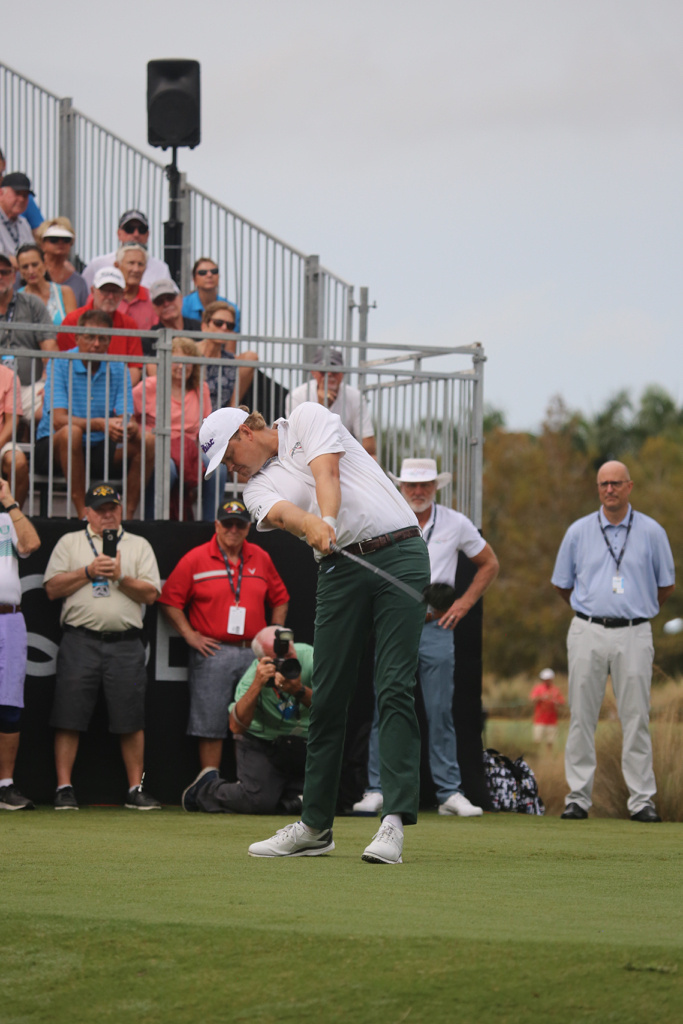 Releasing the golf club, roll release vs body release (pictures/videos ...