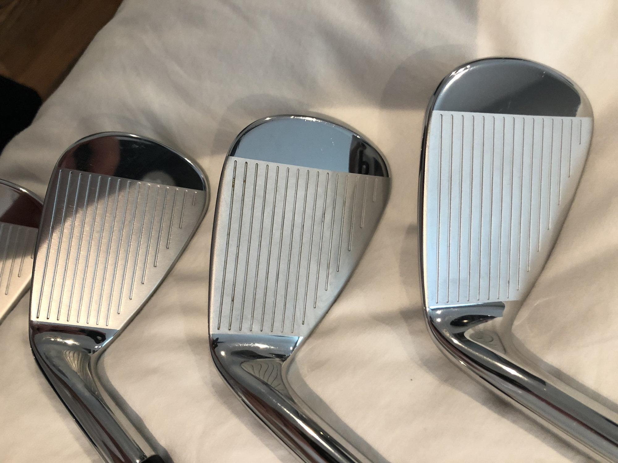 Callaway Apex Pro dot irons Tour issue serial 4-pw, KBs c taper black limited edition - For Sale ...