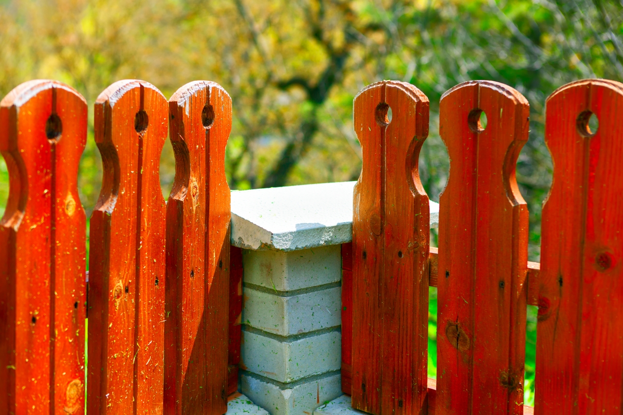 What Is Expanding Foam for Setting Fence Posts and Does It Actually Work?