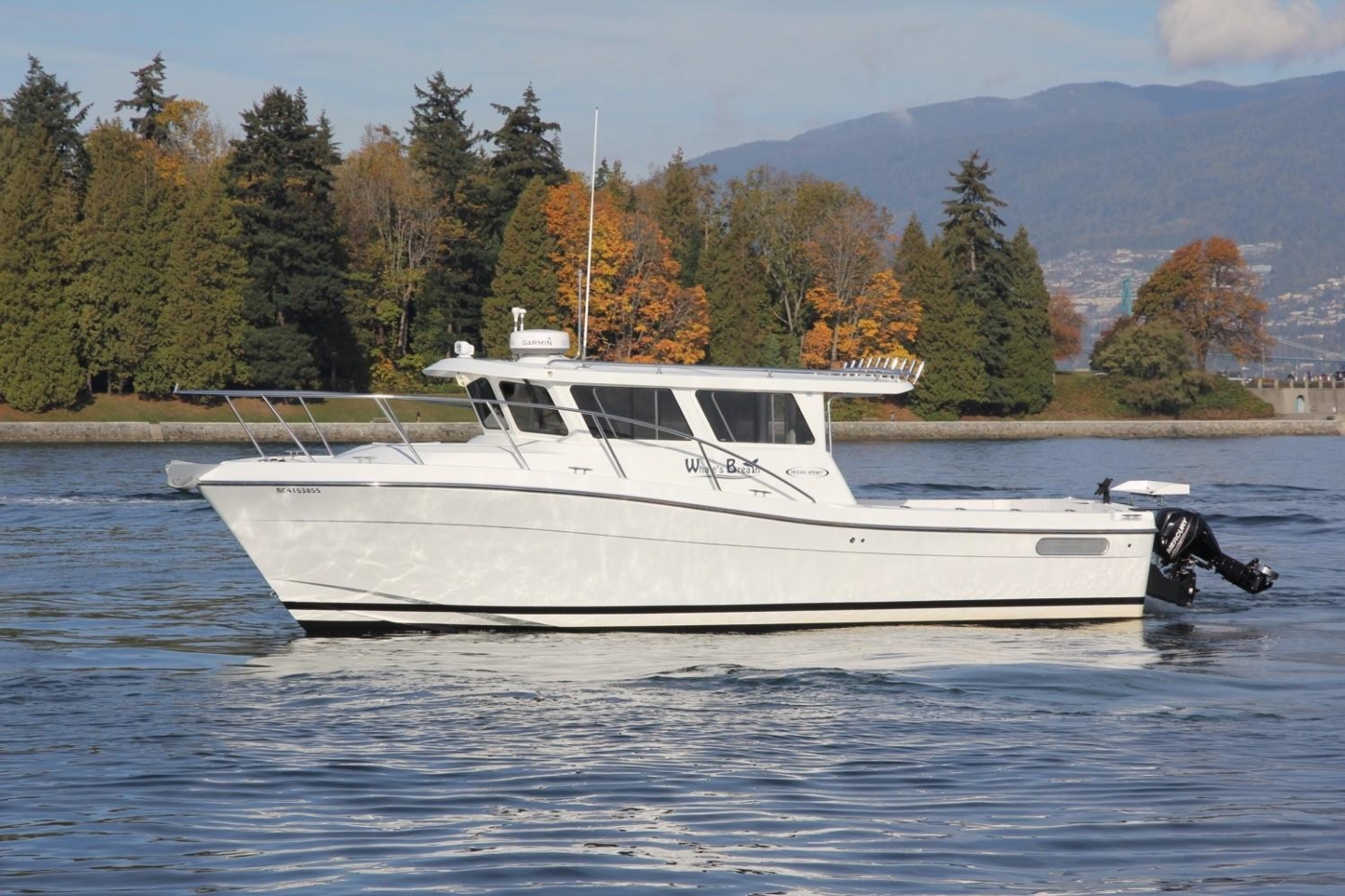 35.75 feet Ocean Sport Roamer 33 by Lindell 2014 offered by Grand Yachts