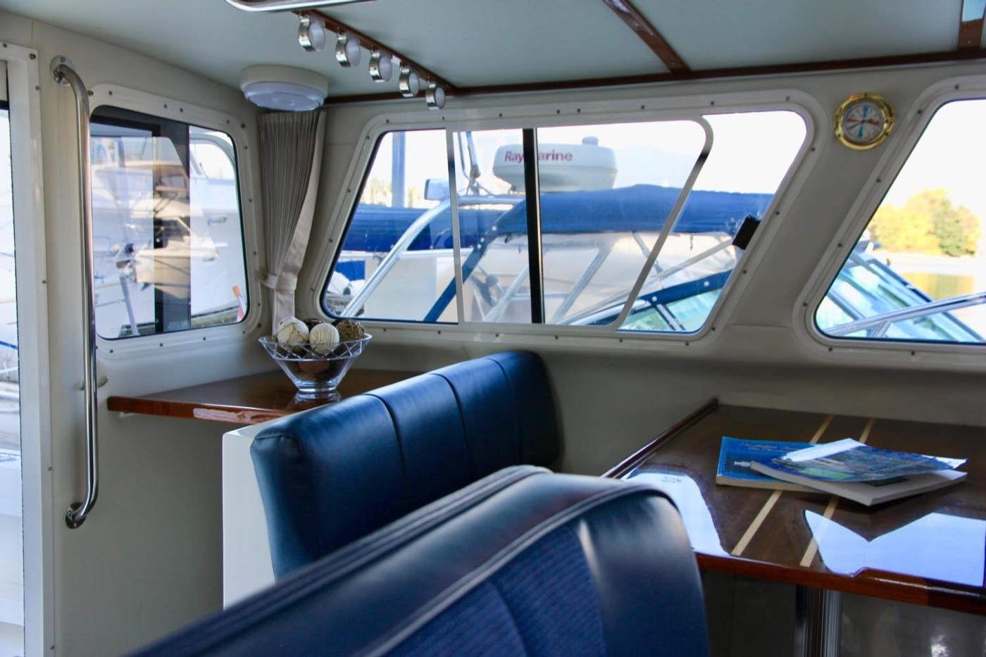 35.75 feet Ocean Sport Roamer 33 by Lindell 2014 offered by Grand Yachts