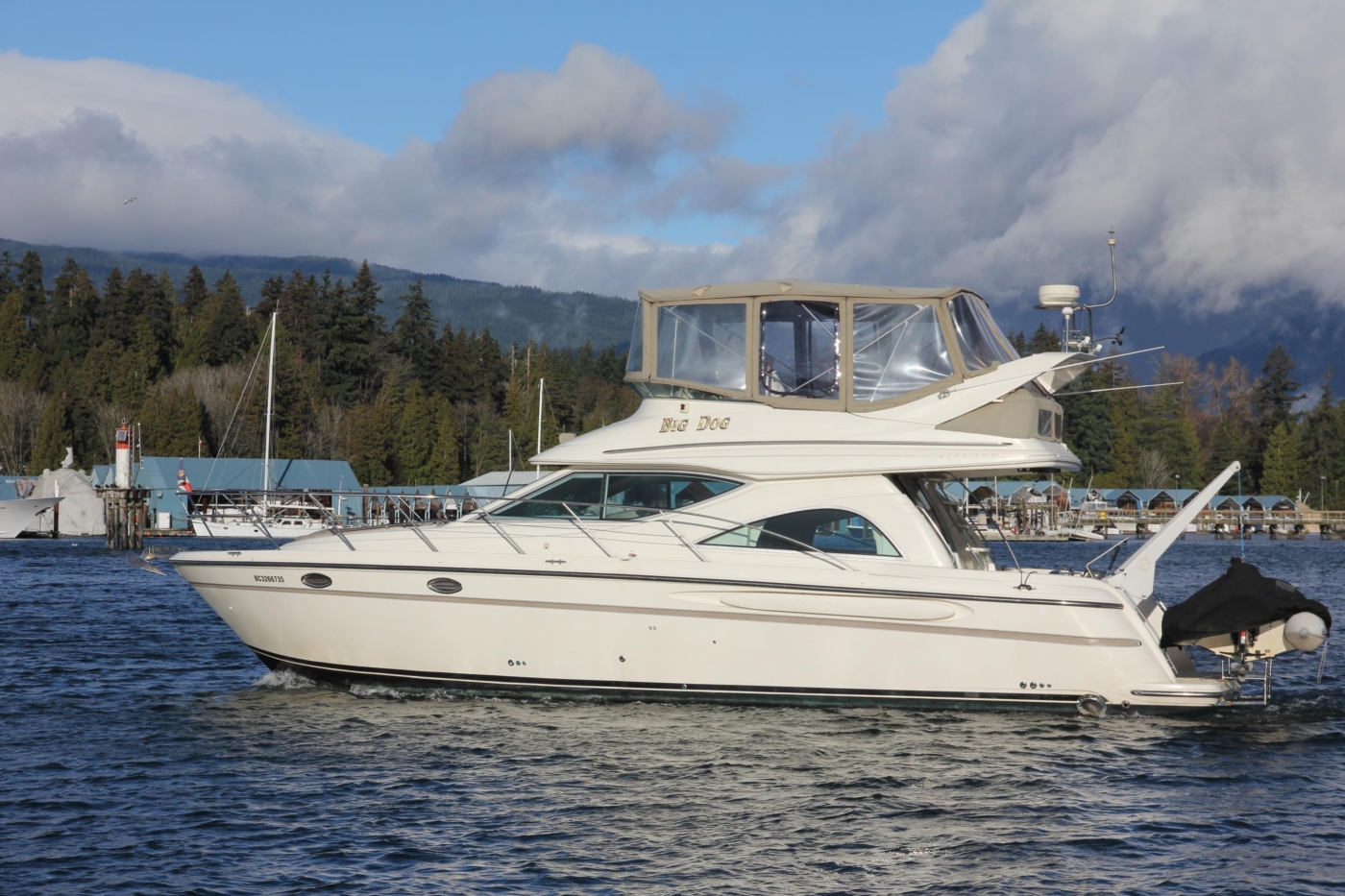 Maxum 4100 SCB 1999 in Vancouver, BC | Offered by Grand Yachts