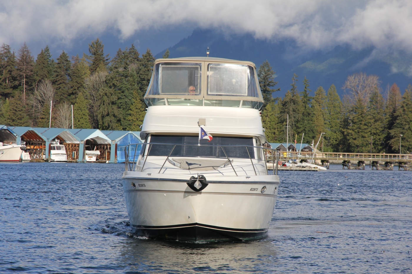 Maxum 4100 SCB 1999 in Vancouver, BC | Offered by Grand Yachts