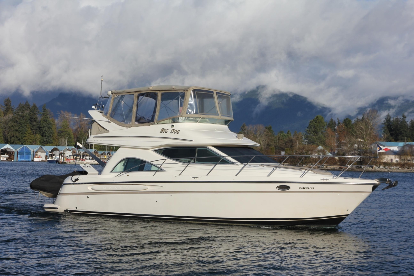Maxum 4100 SCB 1999 in Vancouver, BC | Offered by Grand Yachts