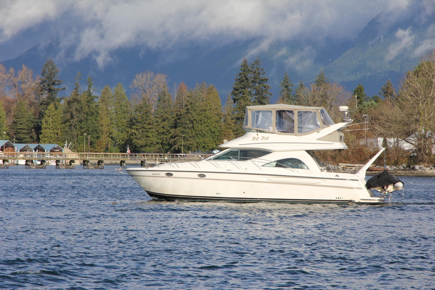 Maxum 4100 SCB 1999 in Vancouver, BC | Offered by Grand Yachts