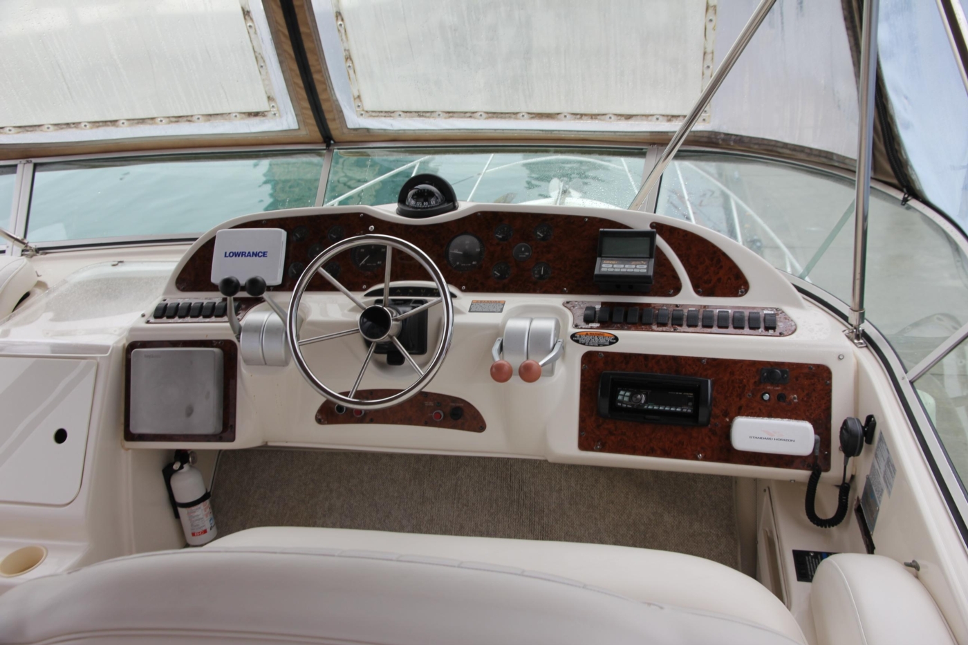 Maxum 4100 SCB 1999 in Vancouver, BC | Offered by Grand Yachts