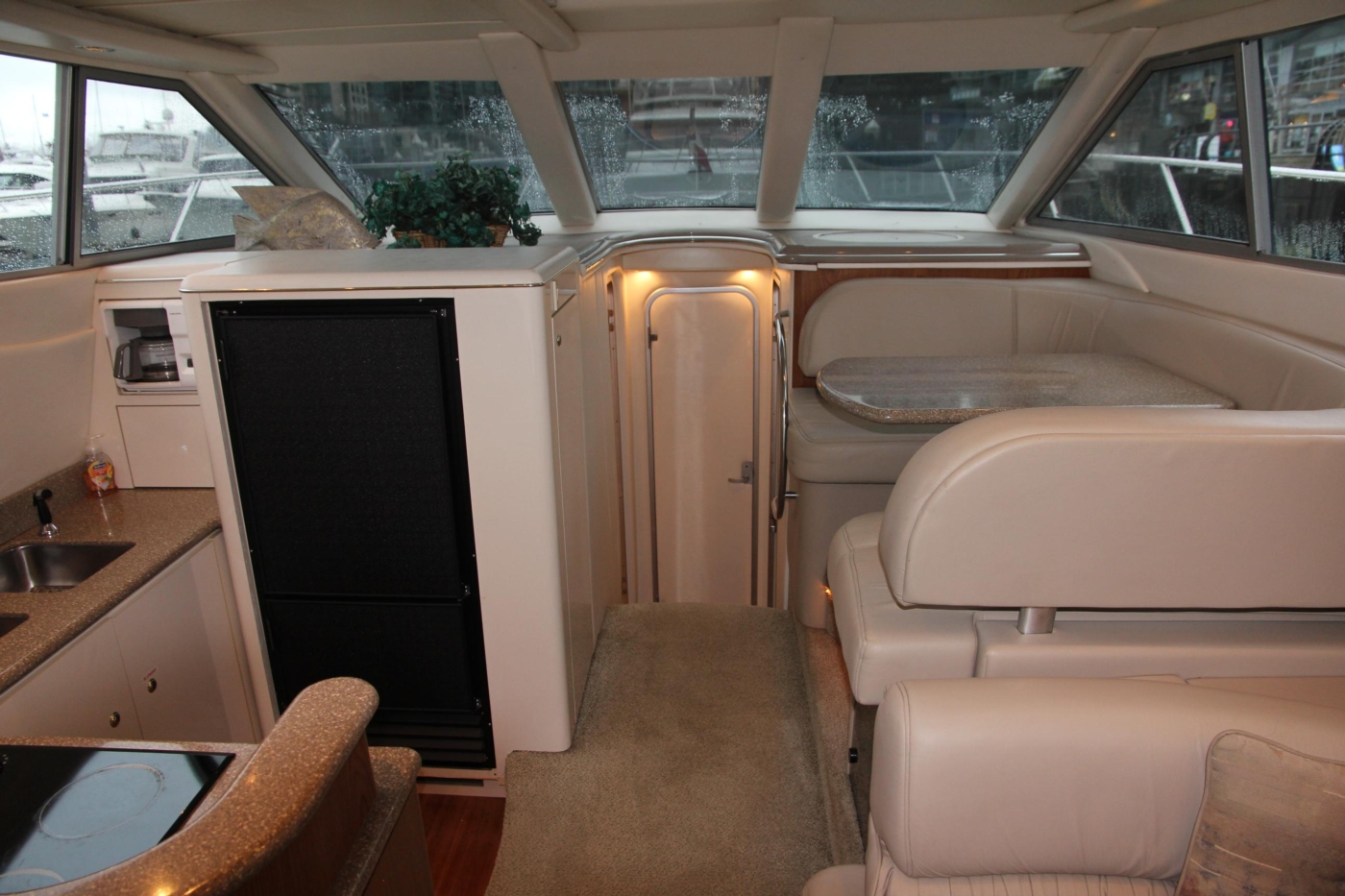 Maxum 4100 SCB 1999 in Vancouver, BC | Offered by Grand Yachts