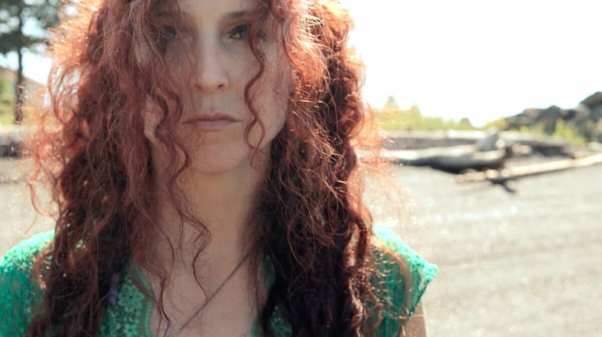 Video Premiere: Laura Kelsey, “Beyond The Tide” - Great Dark Wonder
